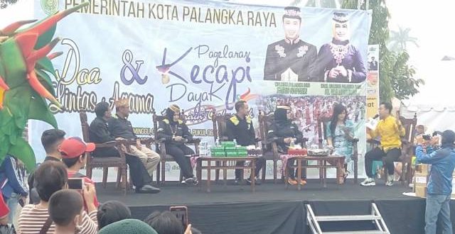 Permainan Kecapi Dayak Kalimantan Tengah Memecahkan Rekor MURI Dunia ...