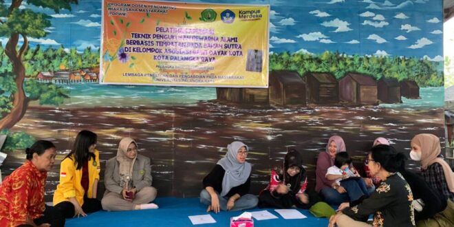 Pelatihan Ecoprint Aplikasi Teknik Pengukusan Pewarna Alami Berbasis ...